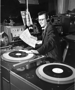 About Us – Footlight